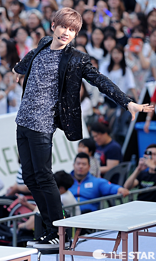 [포토] 'SM콘서트' 은혁, '절도있는 댄스'-pickcon