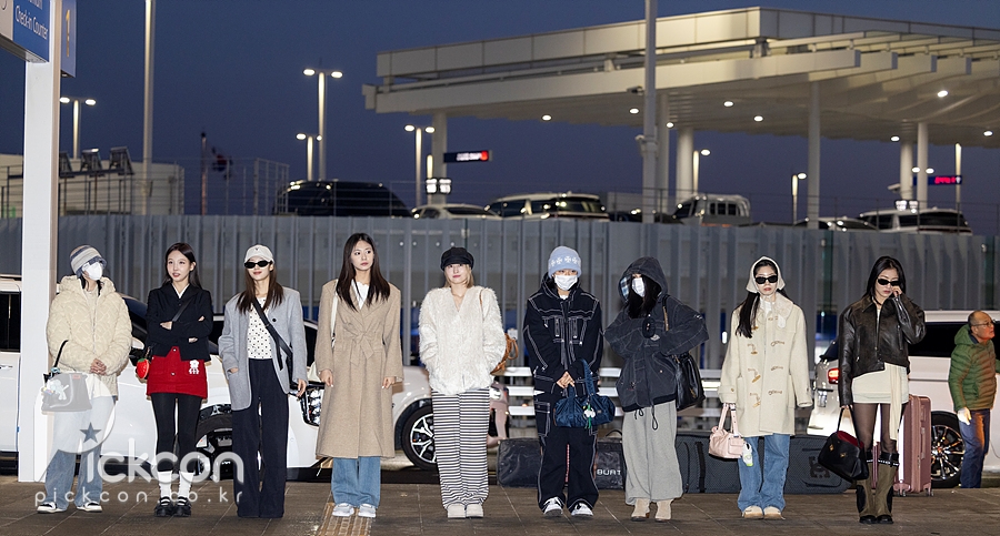 트와이스, '예쁜 애 옆 예쁜 애'의 9인 9색 공항패션 [포토]-pickcon