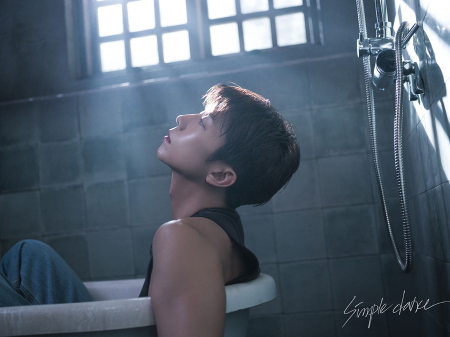 2PM 장우영, 무려 7년 5개월 만에 신곡 발매…음악적 역량 빛난 '심플 댄스'-pickcon