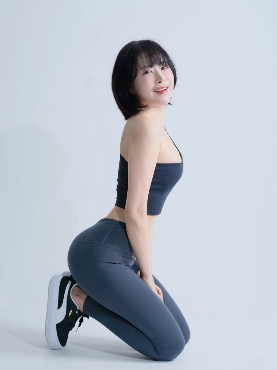 이세영, 가슴 성형 후 과감한 레깅스룩 화보 "6kg 감량 중"-pickcon