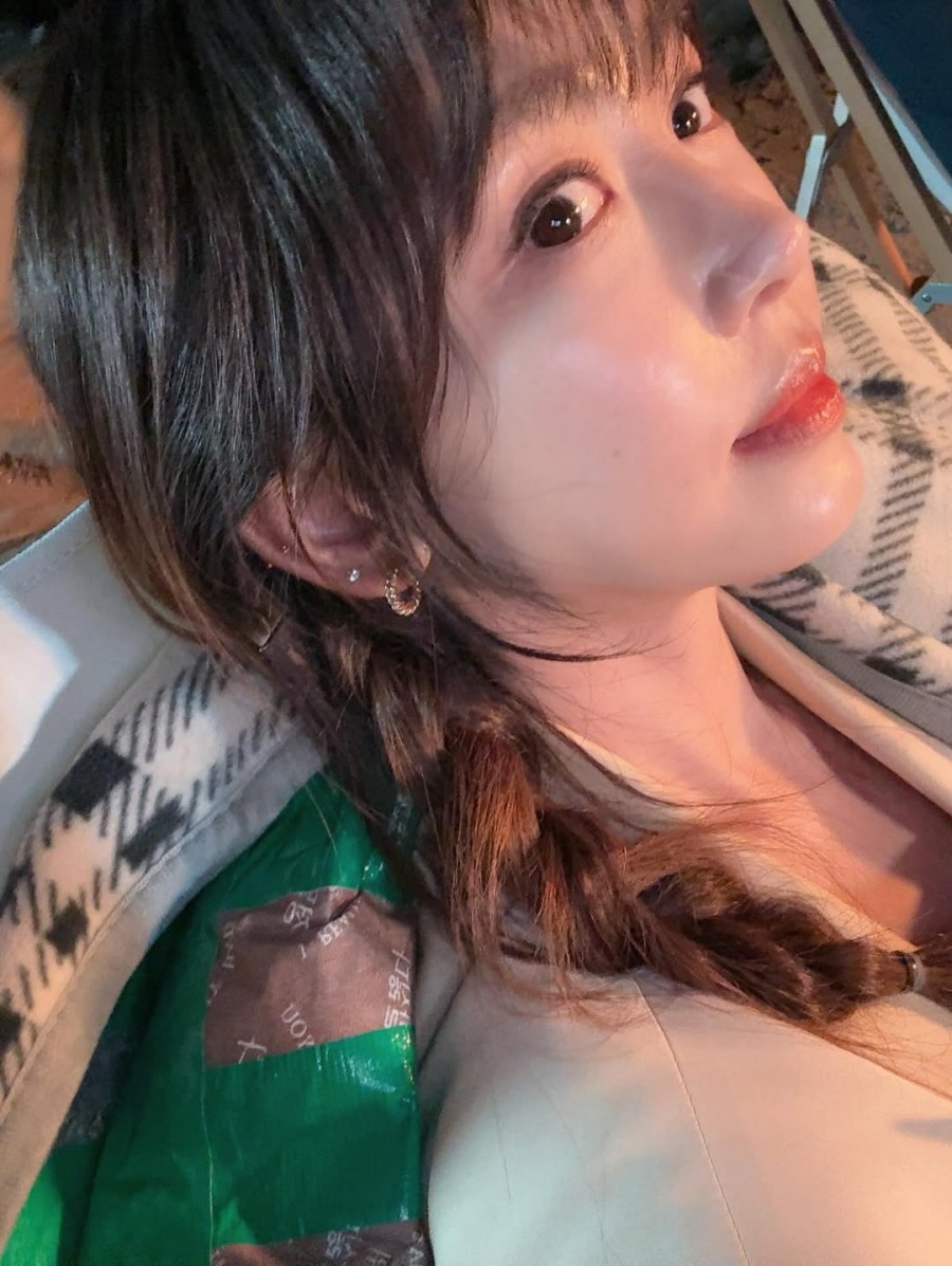 강예원, 앞트임 복원 후 점점 어려져…46세 안 믿기는 꿀 피부 "관리의 여왕"-pickcon