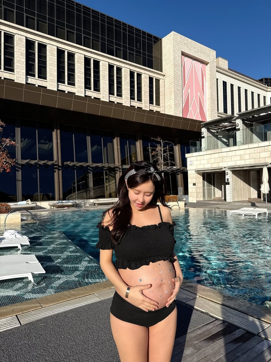 '박현호♥' 은가은, 비키니 입고 아름다운 D라인 공개 "배 반짝반짝"-pickcon