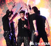 [포토] 2PM, '아찔한 아크로바틱!'-pickcon