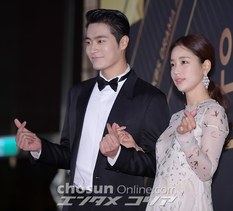 [포토] '2019 KBS 연기대상' 차서원X기은세, '풍상씨'의 훈훈 커플 등장-pickcon