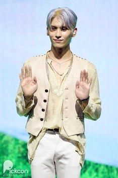 [포토] 콘셉트 찰떡 소화 태양→SF9 대표 청량주자 찬희·휘영-pickcon