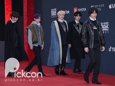 [2021 MAMA] 투모로우바이투게더, '5色 매력 덩어리들'-pickcon