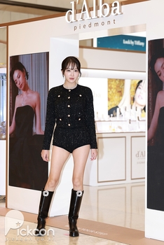 정혜성, 팬츠리스룩 입고 꿀벅지 자랑하는 큐티X섹시[포토]-pickcon