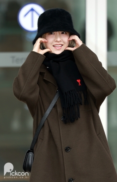 박보영, 파격적인 금발 변신? 푹 눌러쓴 모자에 궁금증 UP [포토]-pickcon