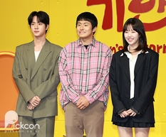 '대환장 기안장' 기안84·진·지예은, '볼하트 삼남매' [포토]-pickcon