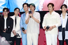 이병헌, 오늘만은 '화이트'로 차려입은 프론트맨 [포토]-pickcon