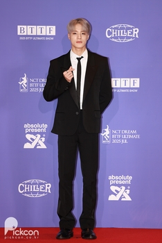 NCT DREAM 제노, 'Go BTTF' 시그니처 포즈로 [포토]-pickcon