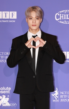 NCT DREAM 제노, 'Go BTTF' 시그니처 포즈로 [포토]-pickcon