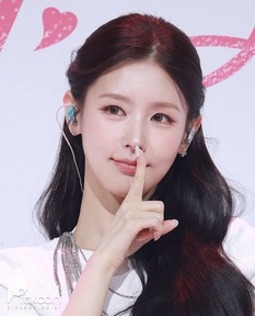 아이들 미연, 미모에 절로 숨죽이게 돼 (포토)-pickcon